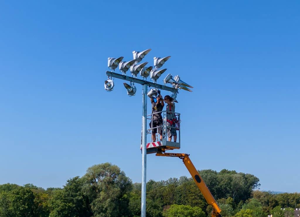 Neue Flutlichtanlage in Velm | Montron